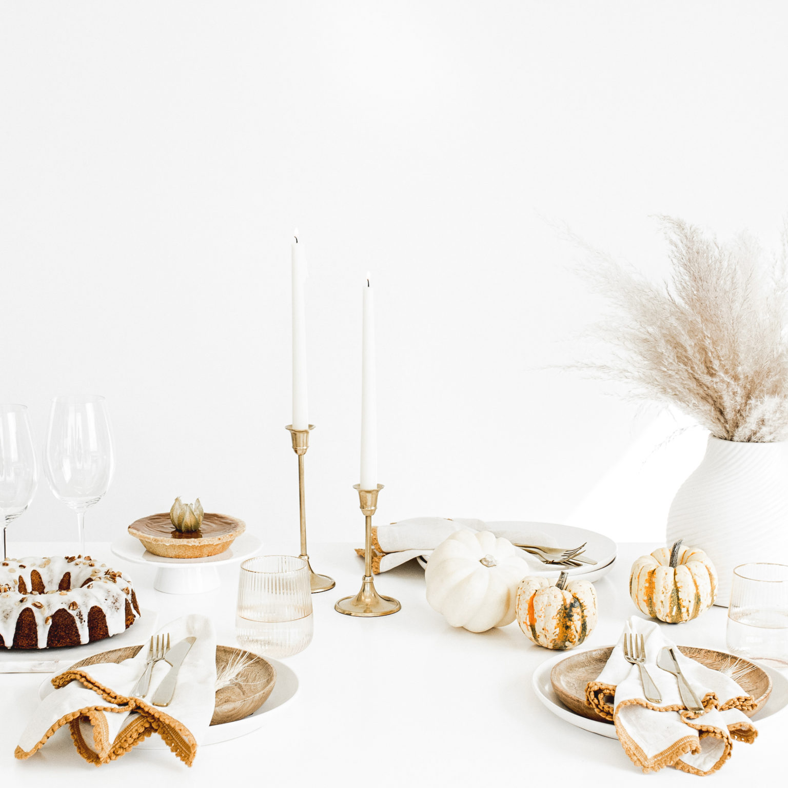 Minimalist + Neutral Thanksgiving Decor - THE SWEETEST DIGS
